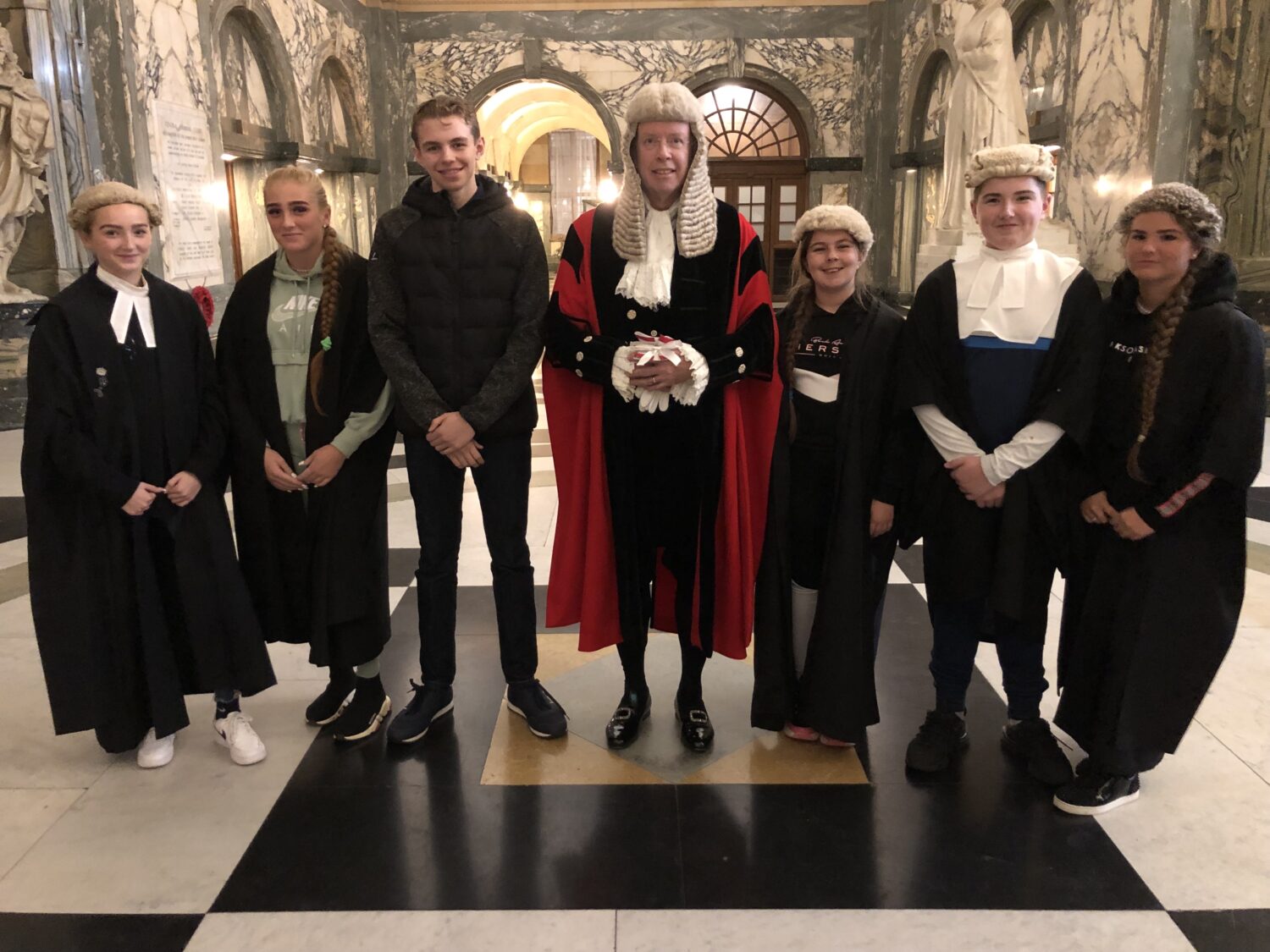 Members of the Traveller community visit the Old Bailey - Courts and ...